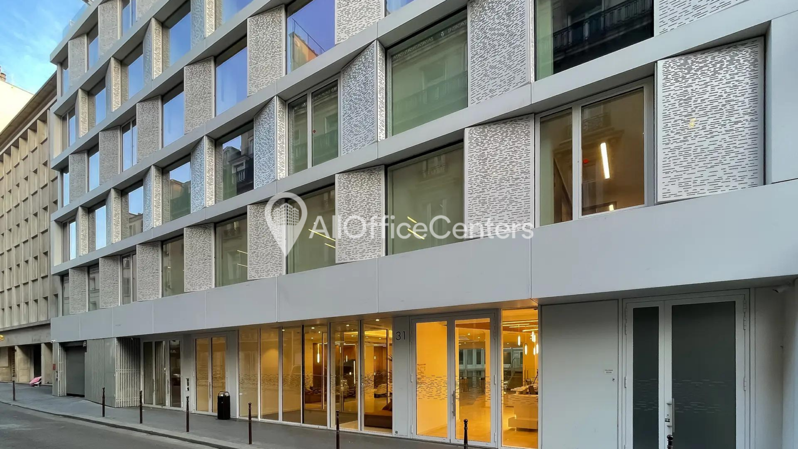 Paris Ave. des Champs Elysées, Rue du Colisée - FlexOfficeAgency